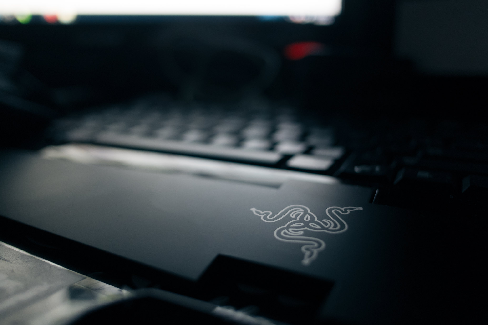 Razer vs Logitech Keyboard Comparison - keyboardclack.com